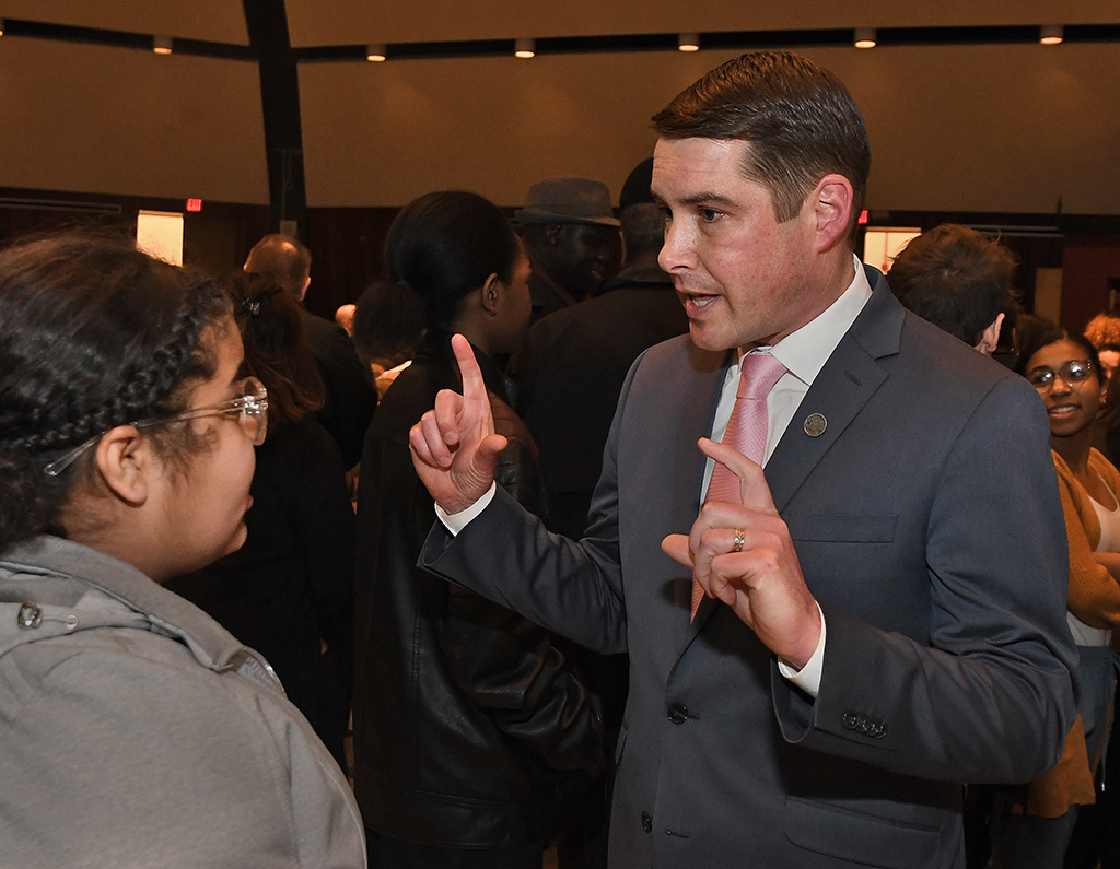 Syracuse Mayor Ben Walsh proposes $341M budget, 2% increase in property ...