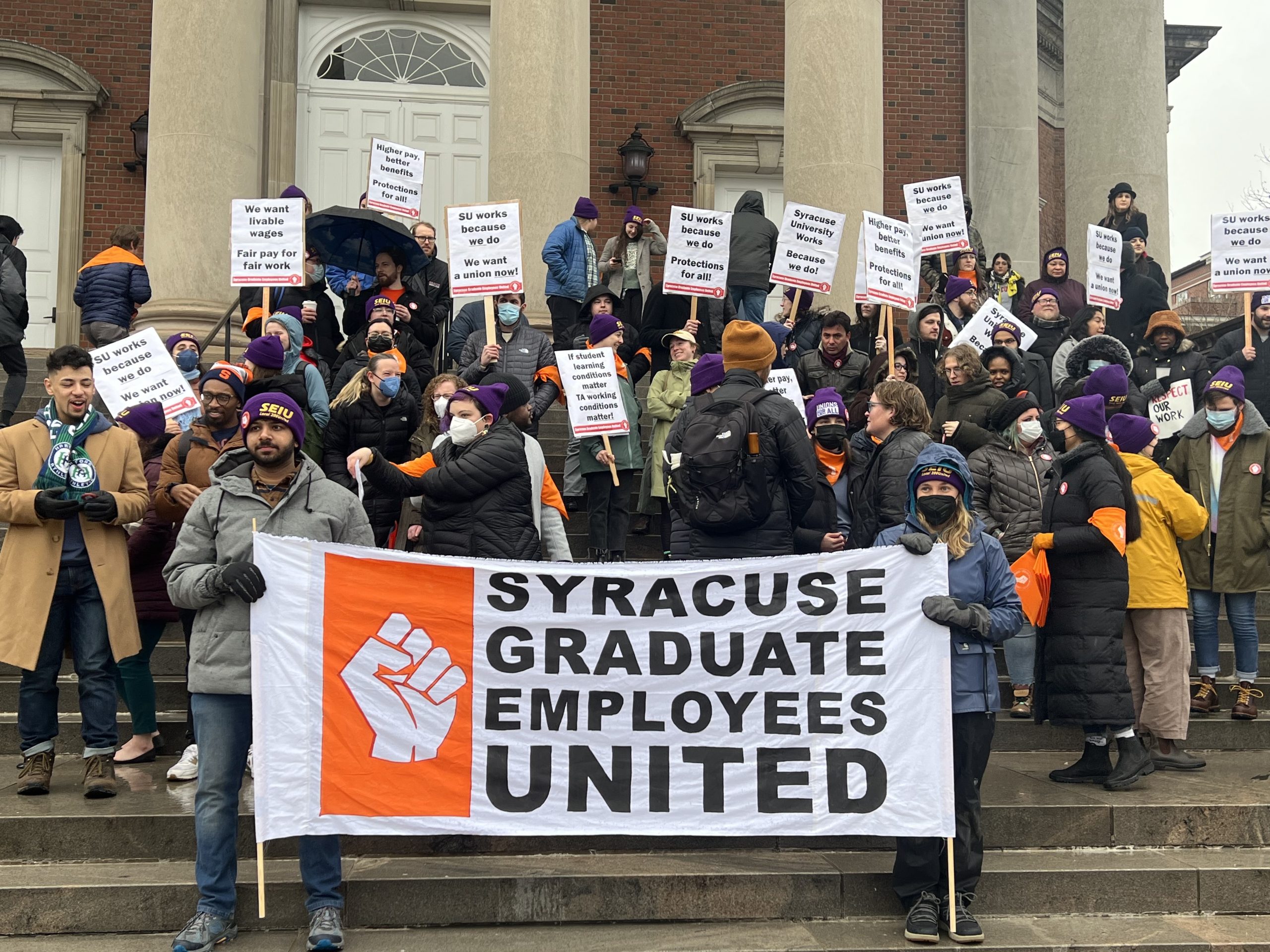 Syracuse University grad students hold rally to form union: ‘SU works ...